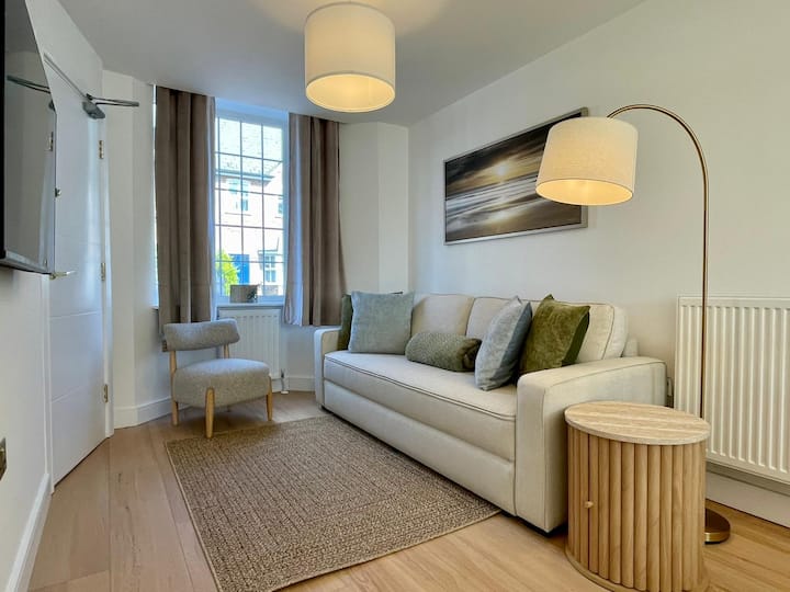 Canterbury City Stay | Duplex | 2 Min To Station - Canterbury