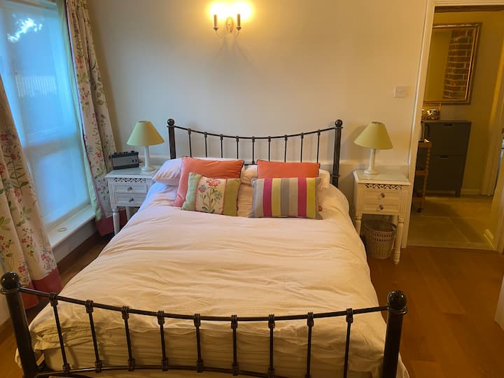 Spacious Studio In A Converted Barn - Henley-on-Thames