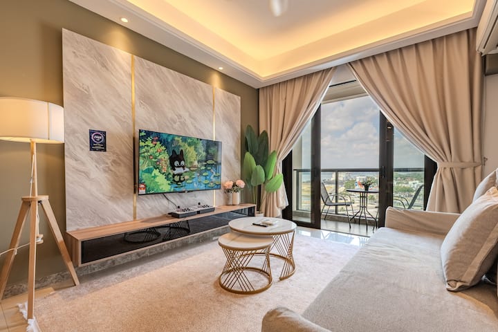 D'crystal Suite @R&f | Seaview & Arcade Game | Ciq - Woodlands