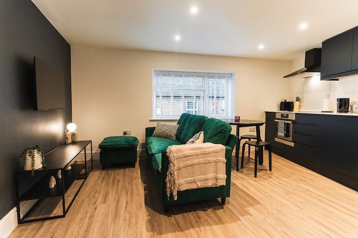 Central Apartment, 2 Bedroom, 3 Bed - Sleeps 5 - Bruton