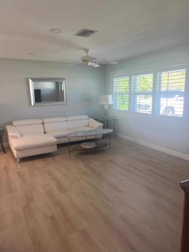 The Naples Beach Bungalow - Naples, FL