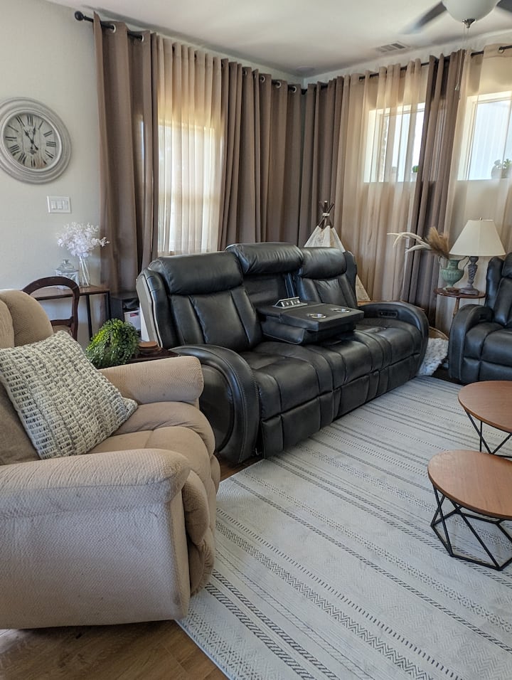 By The Bay Getaway-playroom, Bunk Beds, Sleeps 5+ - Kemah, TX