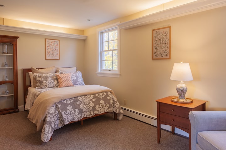 Serenity Garden Suite - Damariscotta, ME