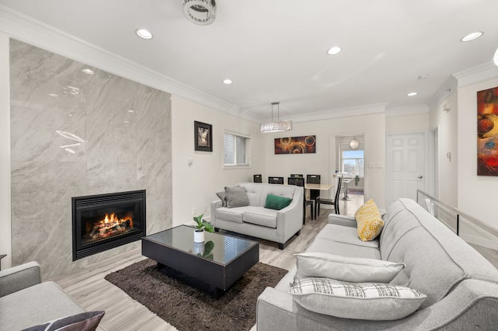 Bright 3br Suite W/ Modern Kitchen - Vancouver