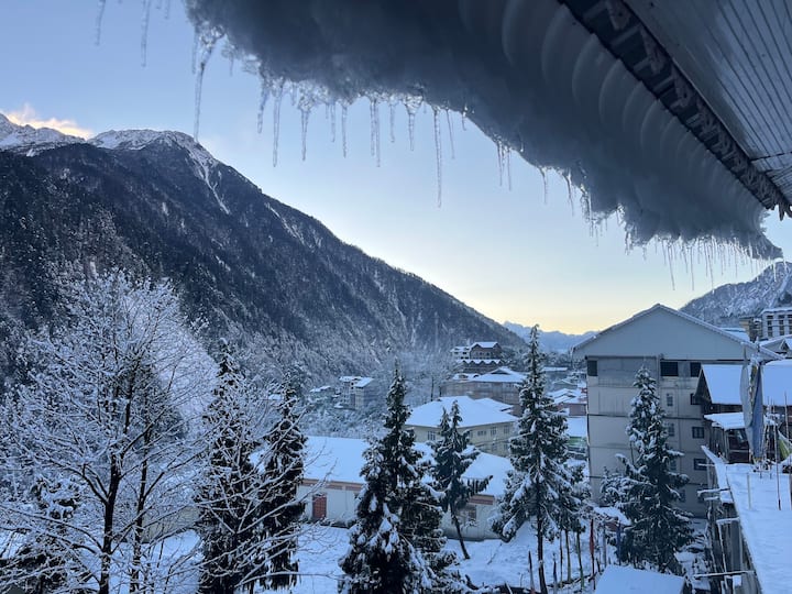 Snow Mtn View Hotel W/fireplace & Home Food - Lachen