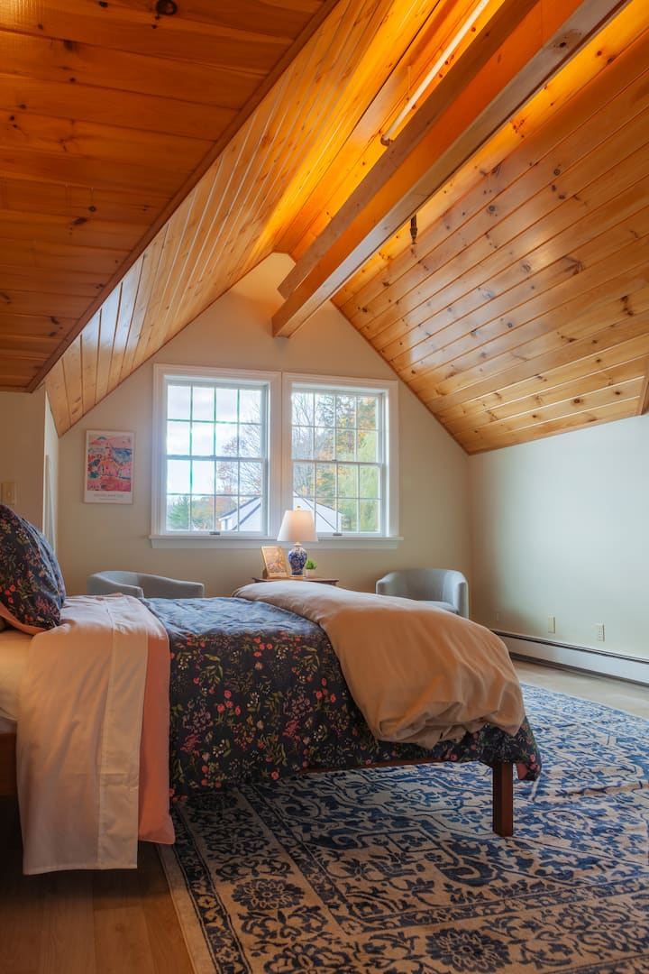 Sea Breeze Suite - Damariscotta, ME