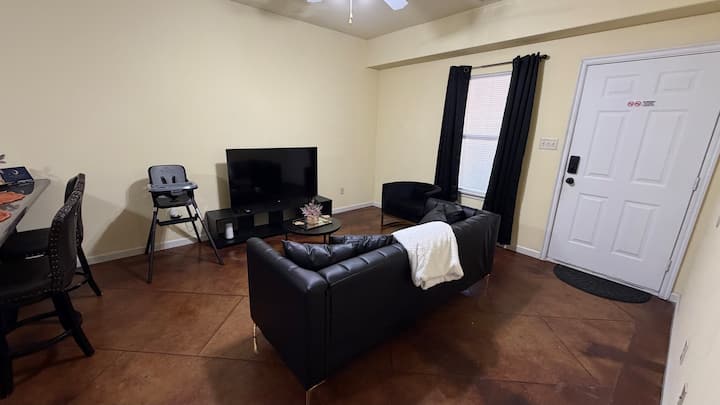 The Spot At D5 | Downstairs | 1 Bed 1 Bath - Jonesboro, AR