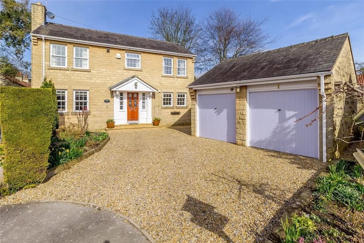 4 Bed Detached Property In Boston Spa - Wetherby