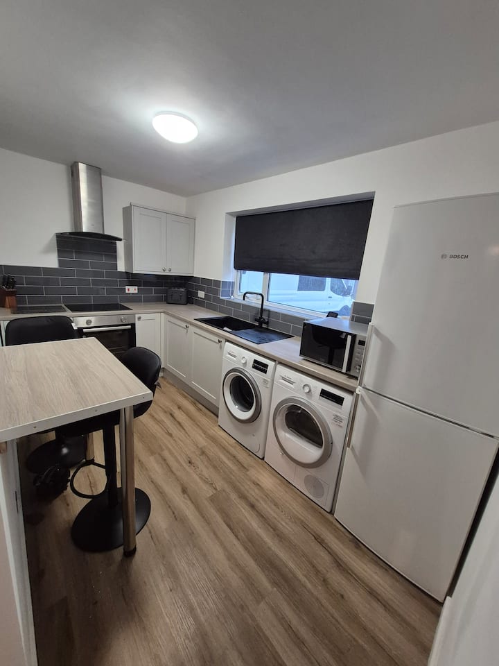 Close To The Town Centre And Train Station, Asda - Southport