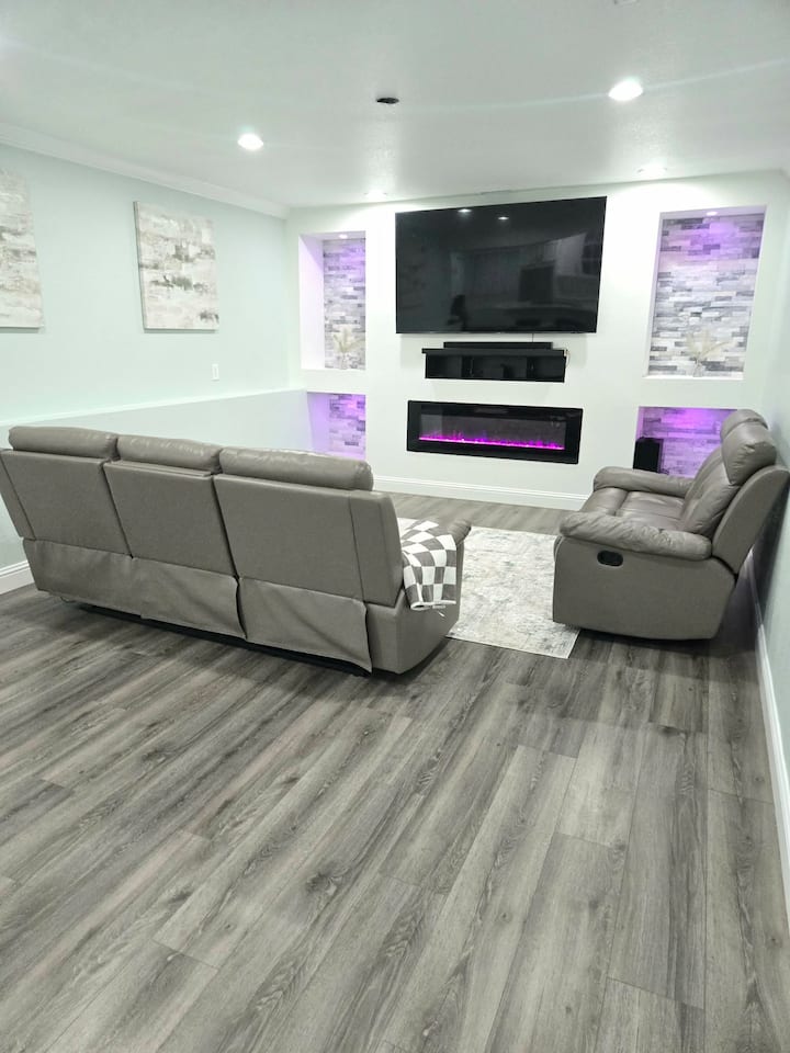 Spacious Apartment/guest House - Denver, CO