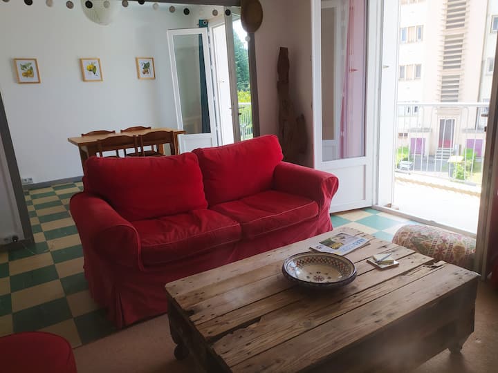 Résidence Sécurisée, Parking Et 2 Chambres - Alès