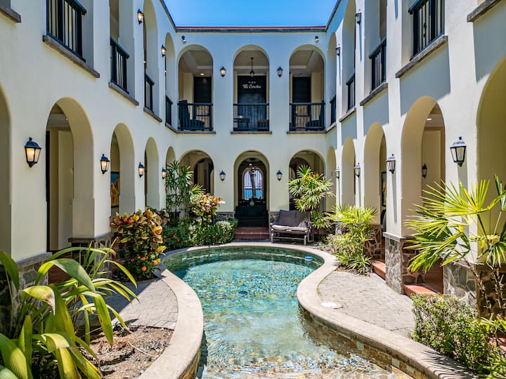 Villa Montine Jaco Beachfront 9 Bedrooms - Costa Rica