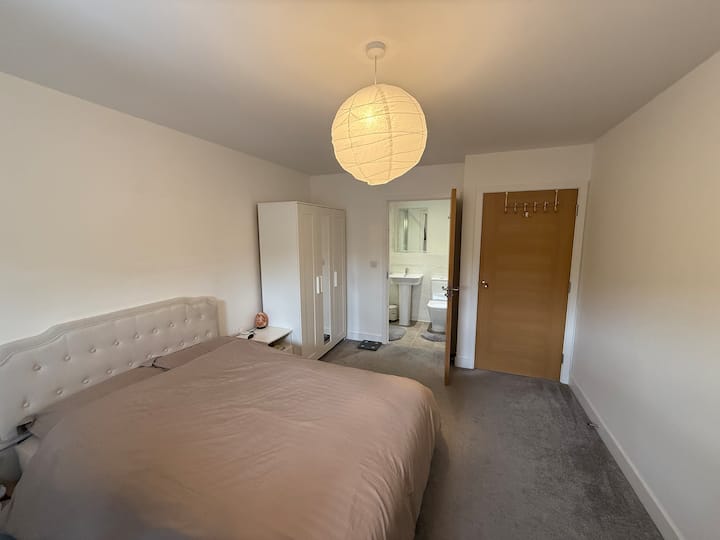 En-suite Spacious Room In Bath. 1st Jun - 31st Aug - Bath