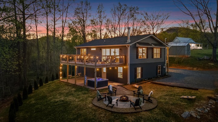 New 4br Mountain Escape | Hot Tub Fire Pit & Views - Townsend, TN