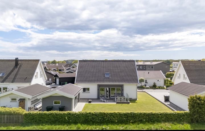Modernt Hus För 8 Gäster | Nära Väla & Helsingborg - Helsingborg