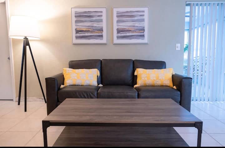 Spacious Ground Floor/ 2 Bed 2 Bath/1 Queen Sofa - Pompano Beach, FL