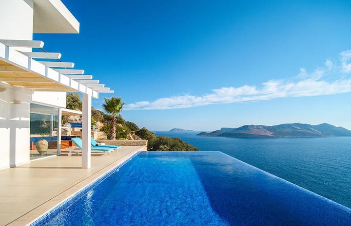 Kaş Yarımadada Deniz Manzaralı 5 Odalı Villa - Kaş