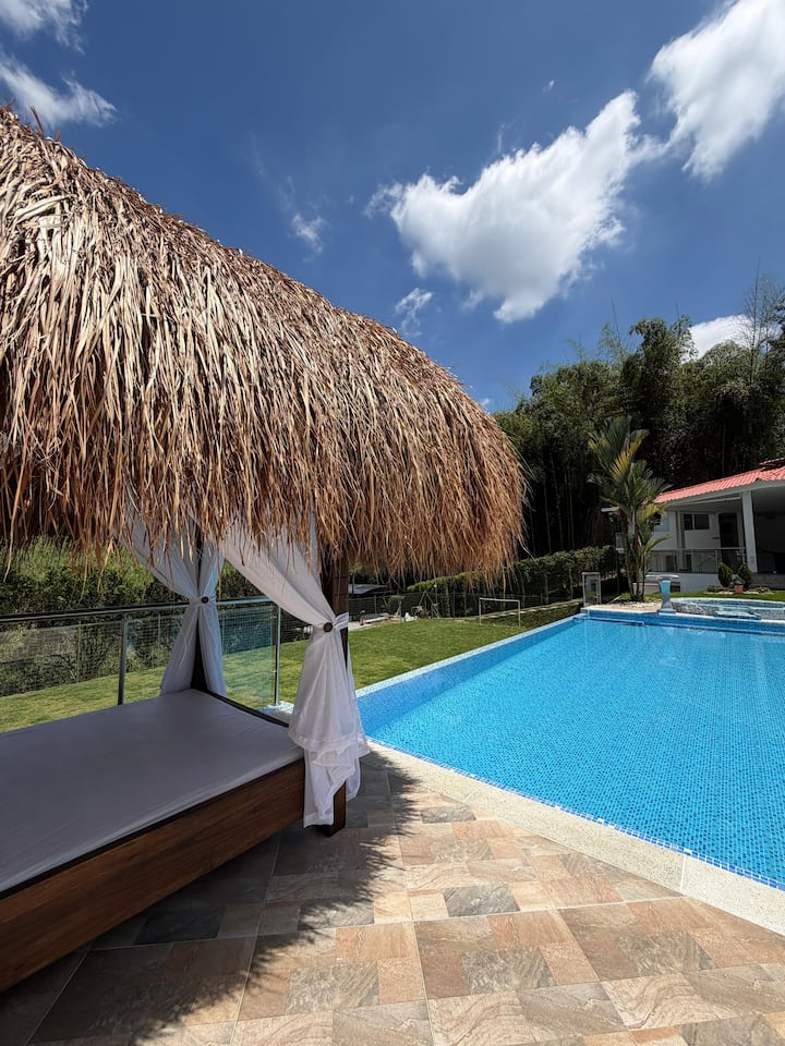 Finca En Pereira, Hermosa Y Elegante - Pereira, Colombia