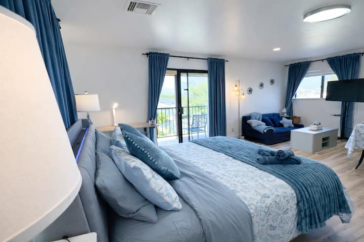 Bright Blue 1br | Mtn View Balcony|coffee Bar - Arcadia
