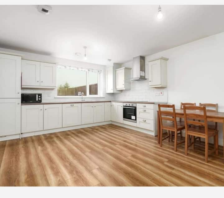 Cosy House Walking Distance To Train Station - Maynooth