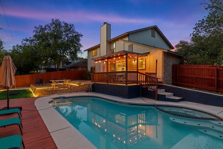 Pool, Putt-putt, Fire Pit, Sleeps 16 - San Antonio, TX