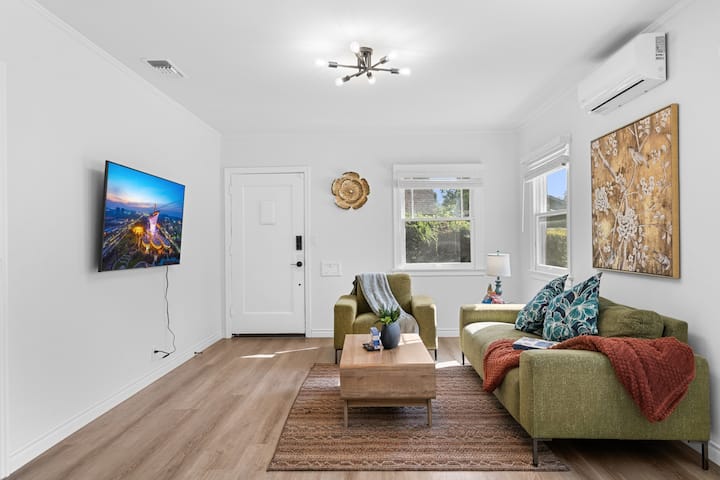 Peaceful Pasadena Stay | Bright 2br Near Downtown - Altadena, CA