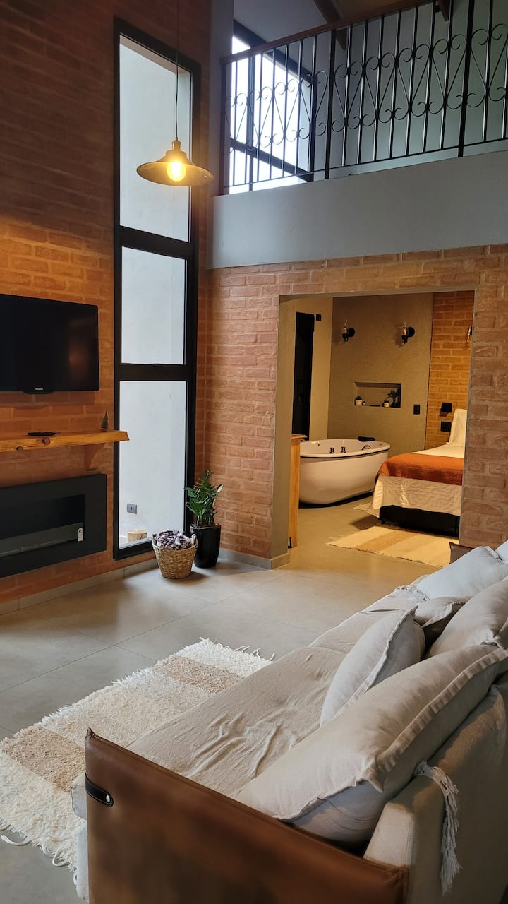 Chalé-hidro-lareira-arcond-vista- 5 Min Do Centro - Santo Antônio do Pinhal