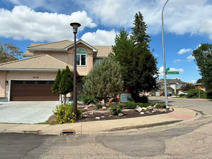 Cai House Room - Regina