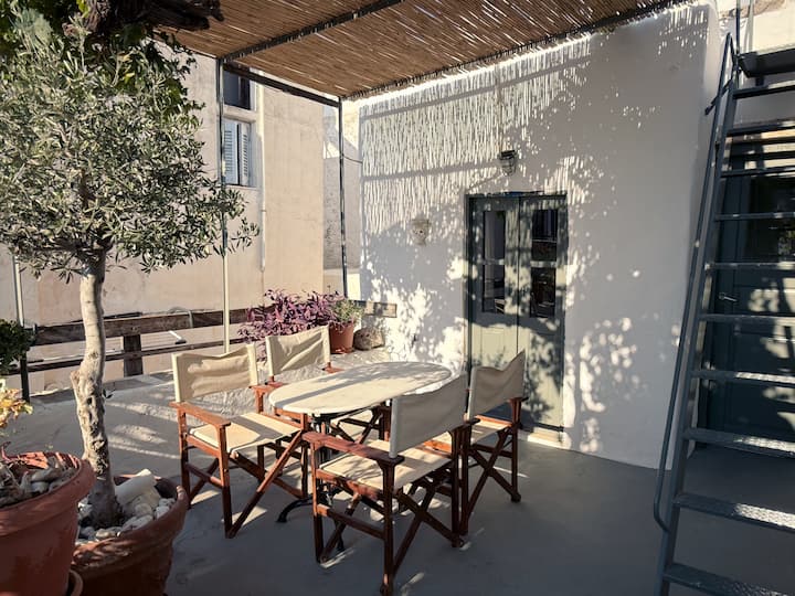Spacious Classic Island Home In Central Paroikia - Paros