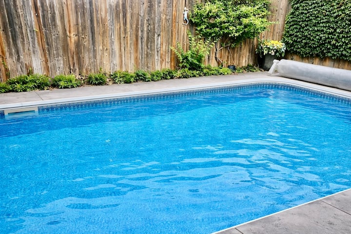 Family Retreat With Pool & Games Loft. - Peterborough, ON, Canada