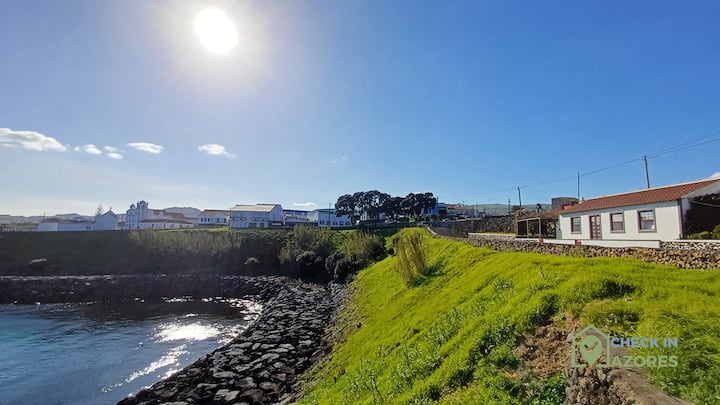 Seafront House In Porto Martins W/ Sea Access - Praia da Vitória