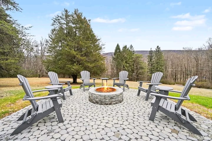 Family Mountain Getaway W/ Hot Tub, Game Room - Big Spring State Park, Blain