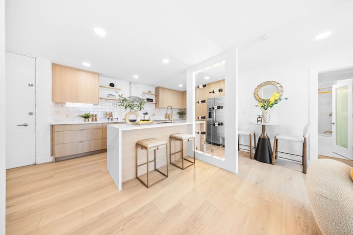 Hollywood Luxury Home Close To Beverly Hills - Beverly Hills, CA