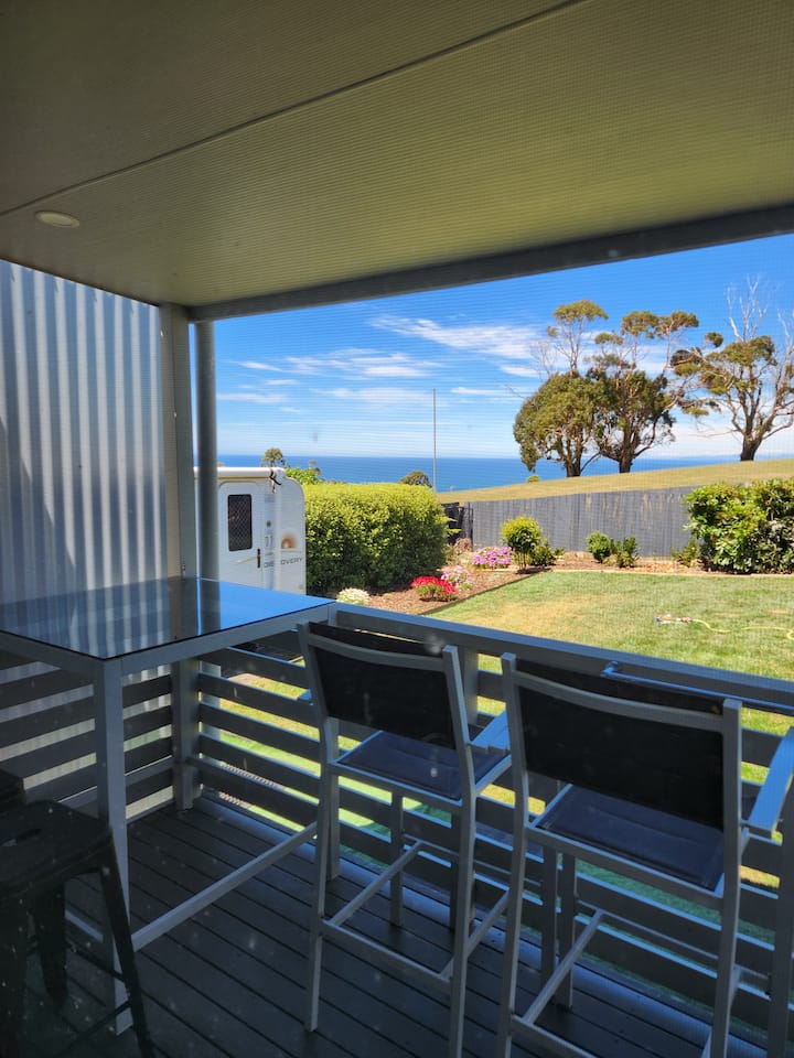 The Little Annex At Penguin- Includes Breakfast - Penguin