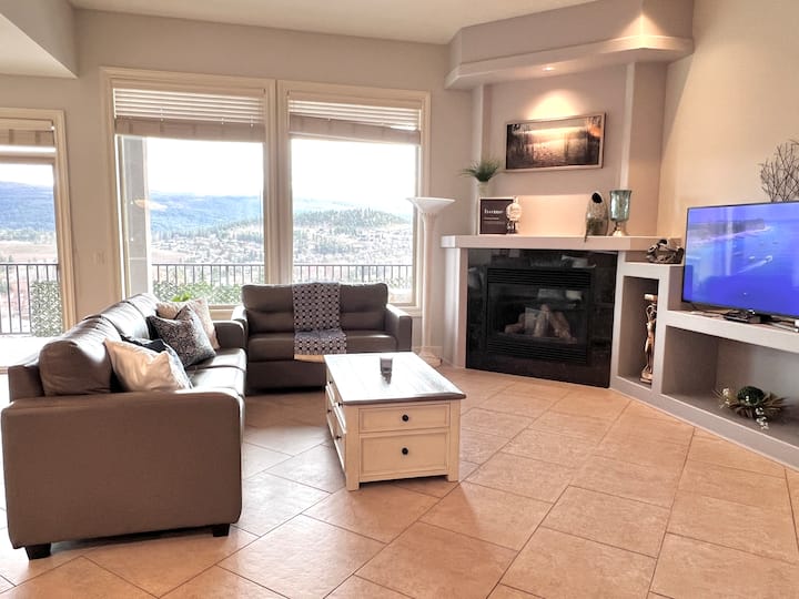 Golf Getaway + Valley View | 2br&2ba Retreat - Kelowna