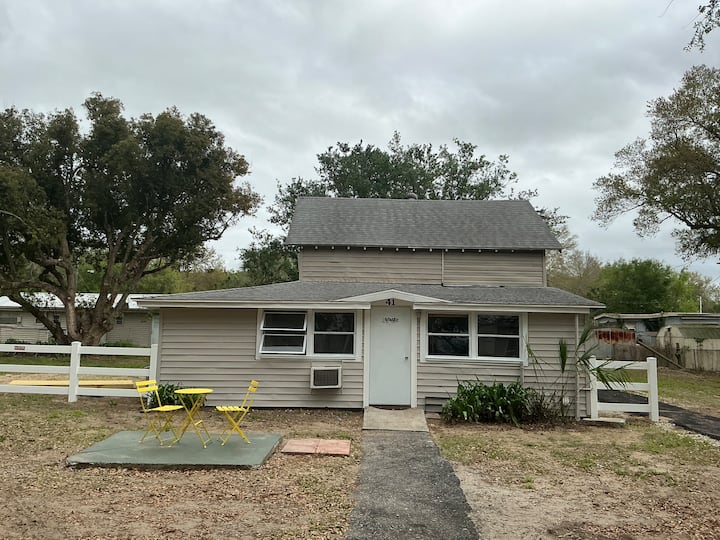 Bright, Newly Renovated 1 Bedroom Townhouse. - Lake Wales, FL
