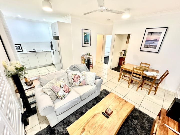 Private 2 Bedroom Granny Flat With Pool - Beachmere