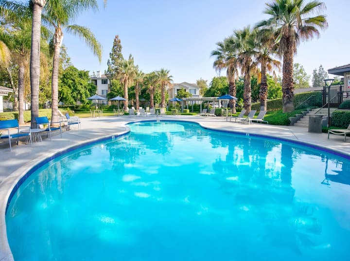 Modern Riverside Retreat Near Ucr - Riverside, CA