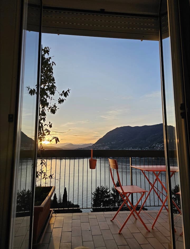 Lake Como Sunset Balcony Panoramic View In Blevio - Côme