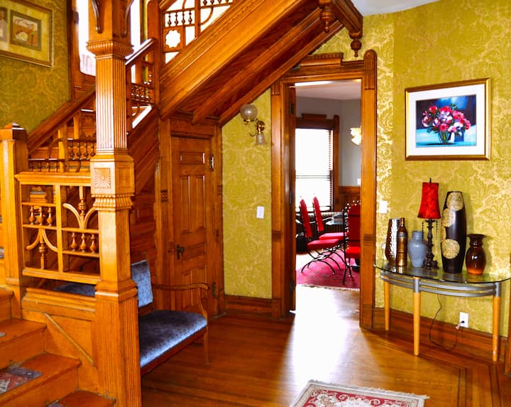 Historic Legg House Inn |Walk To U.s. Bank Stadium - Minneapolis