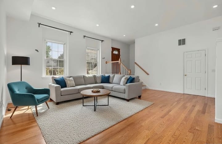 Beautiful Home In The Town Of Fairfield. - Fairfield, CT