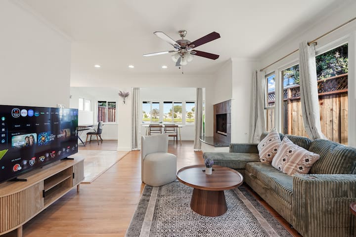 Lavender Lakefront Home - San Mateo, CA