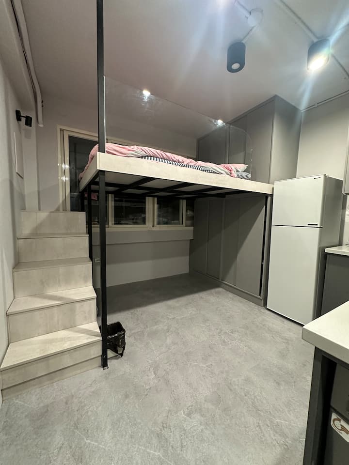 要便宜的6人房才訂基隆中船路5巷到旅客碼頭走12分鐘 - 중산 구