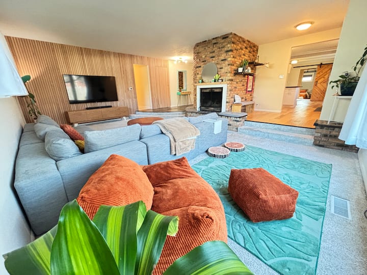 Churchill Getaway - Mishawaka, IN