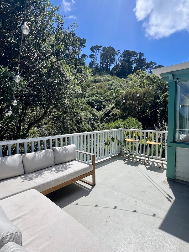 Cozy Home With Mount Vic View - Wellington