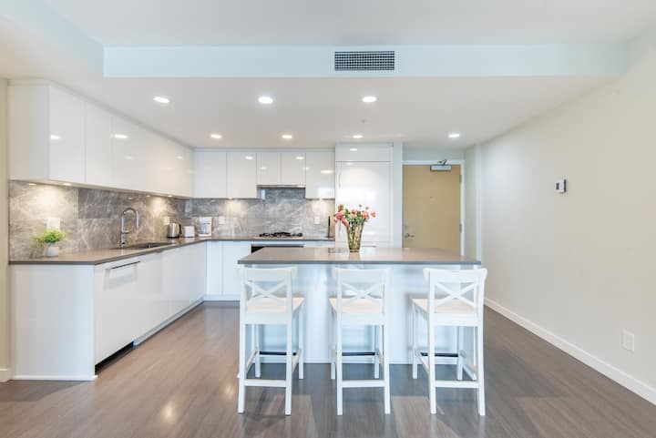 A/c 2br&2ba New Apartment Near Yvr & Dining - Richmond