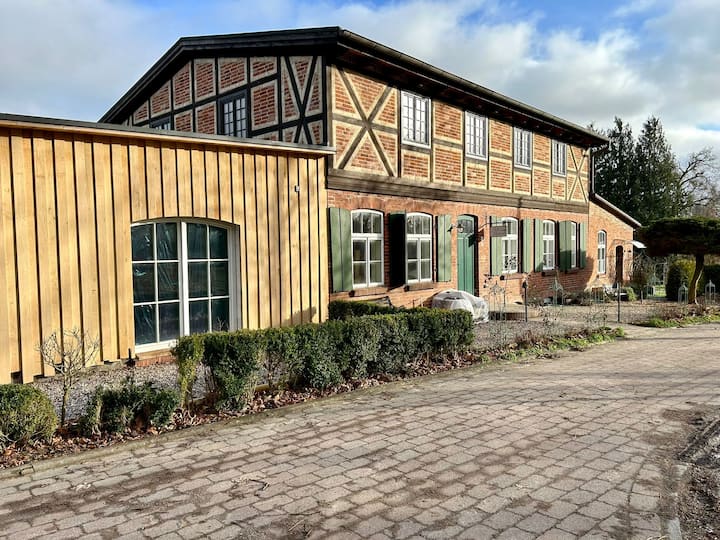 Alte Küsterei Hohen Mistorf (House + Apartment) - Malchin