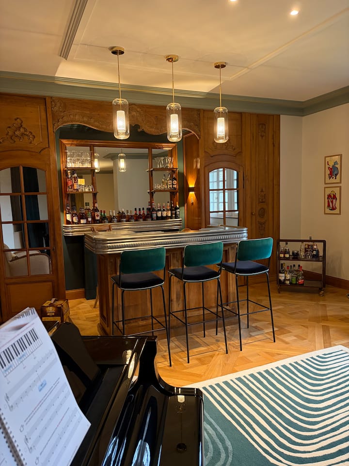 Dans Un Manoir… À Locronan - Locronan