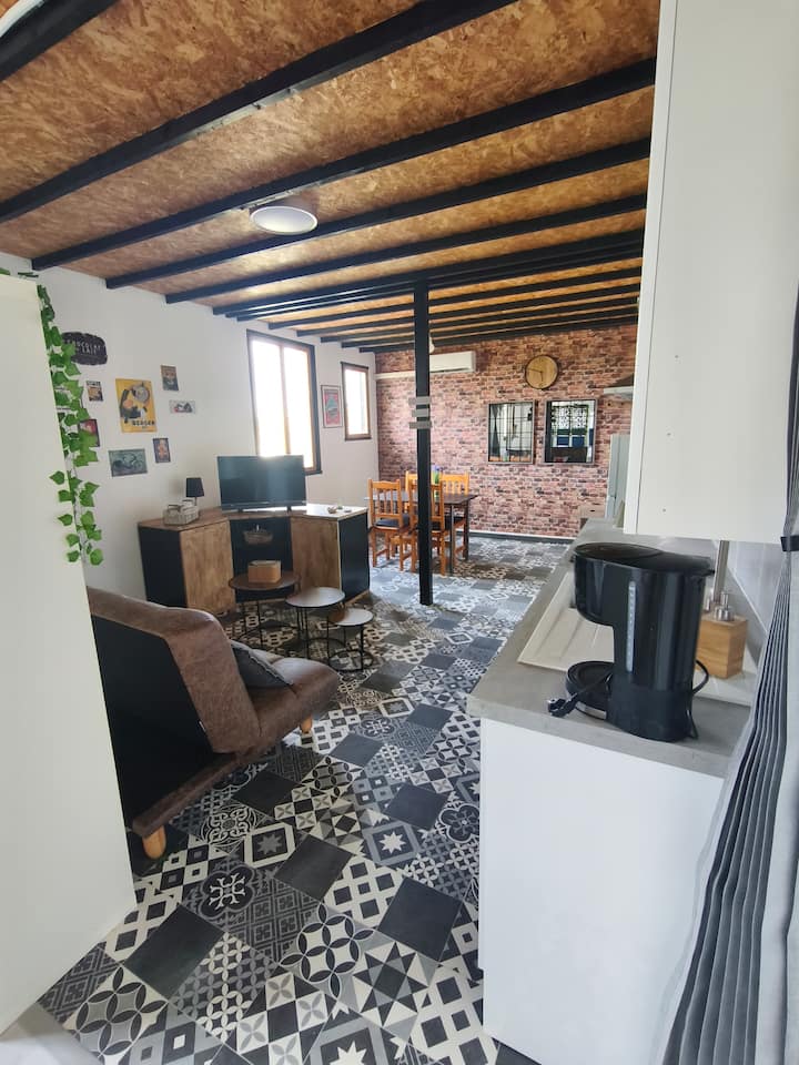 Logement Neuf Climatisé, Lit 160 - Pays basque français