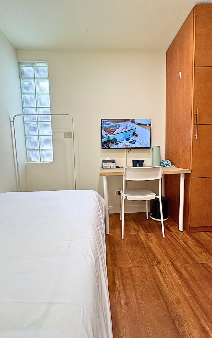 The Canvas Suite | Clean Modern Solo Stay R501 - Taipei